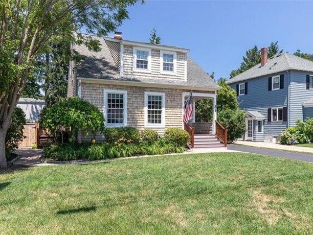 house with 3 bedroom, Barrington RI DS104153217