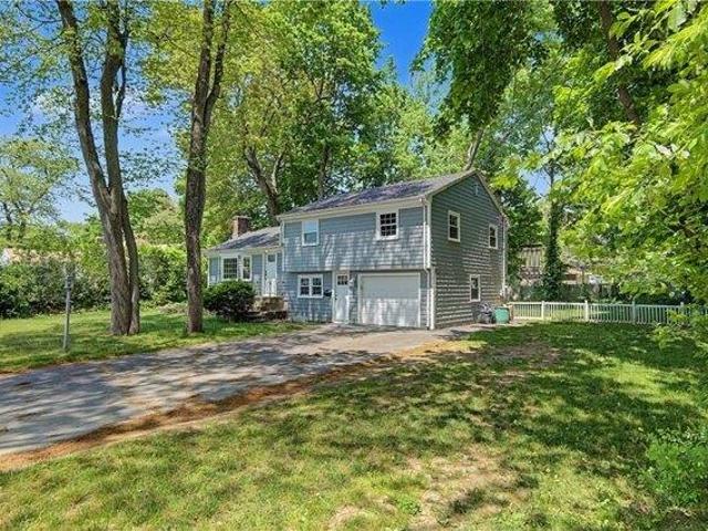 house with 3 bedroom, Barrington RI DS102669003
