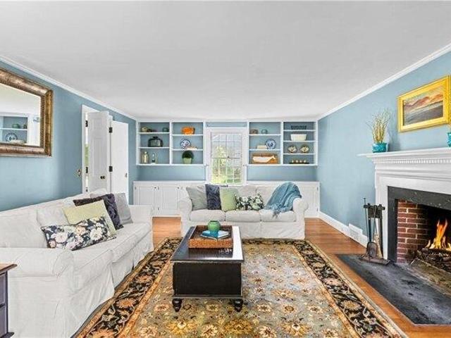 house with 3 bedroom, Barrington RI DS103435289