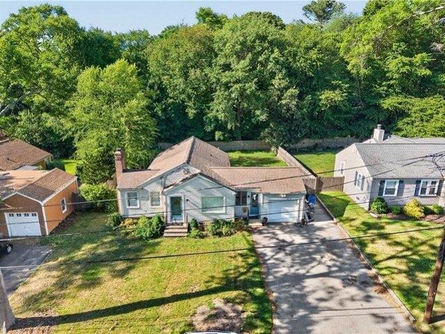 house with 3 bedroom, Barrington RI DS103431433
