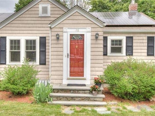 house with 3 bedroom, Barrington RI DS103969629