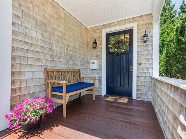 house with 3 bedroom, Barrington RI ES104153217