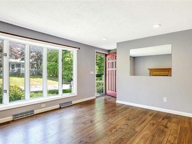 house with 3 bedroom, Barrington RI ES104153517