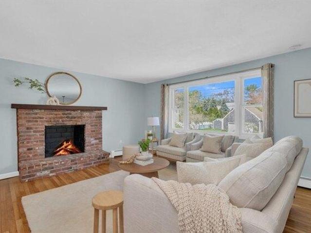 house with 3 bedroom, Barrington RI ES104510607
