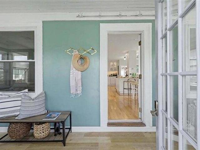 house with 3 bedroom, Barrington RI ES105231907