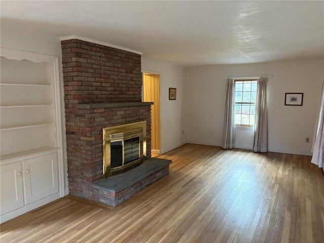 house with 3 bedroom, Barrington RI ES103036360