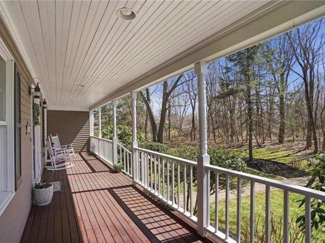 house with 3 bedroom, Barrington RI ES103251040