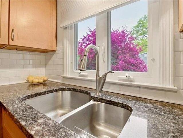 house with 3 bedroom, Barrington RI ES103494570