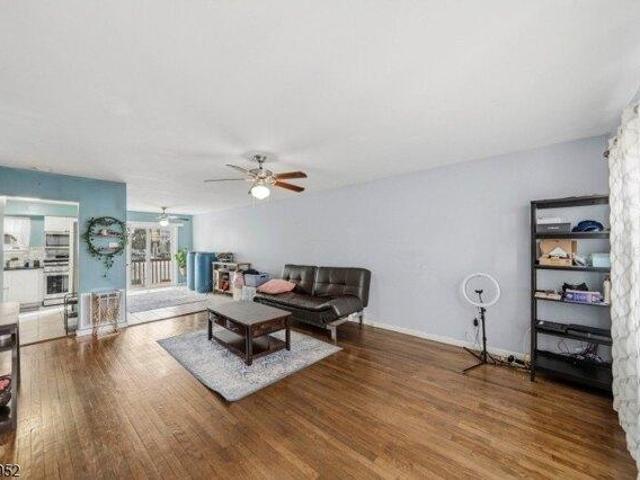 house with 3 bedroom, Bayonne NJ DS104263509