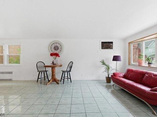house with 3 bedroom, Bayonne NJ DS104329543