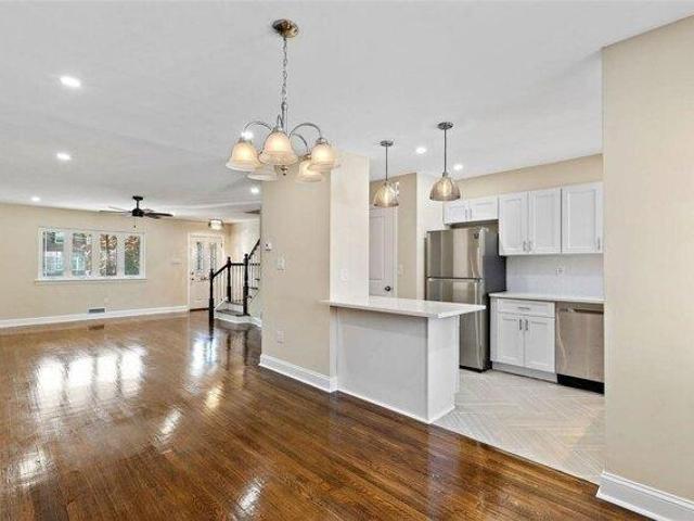 house with 3 bedroom, Bayonne NJ DS103070828
