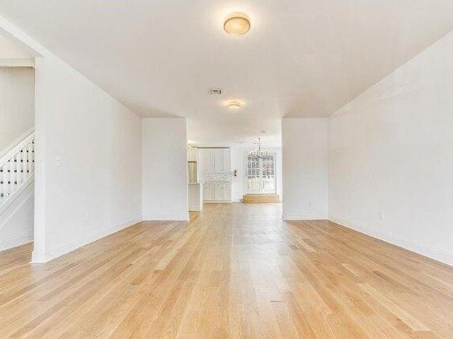 house with 3 bedroom, Bayonne NJ ES104650427