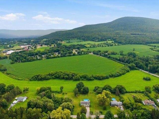 house with 3 bedroom, Bennington VT ES105107454