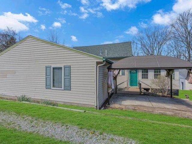 house with 3 bedroom, Beaver Falls PA ES103626513