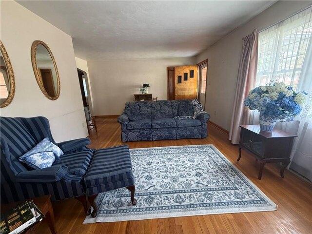 house with 3 bedroom, Beaver Falls PA ES103627494