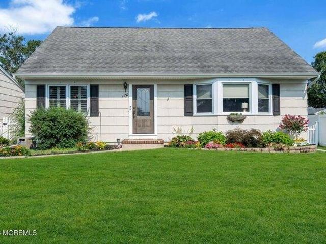 house with 3 bedroom, Beachwood NJ ES105191537