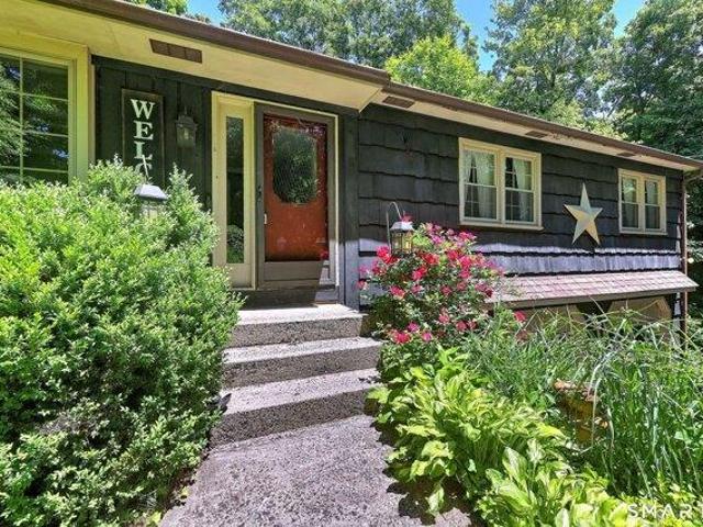 house with 3 bedroom, Beacon Falls CT DS104295593