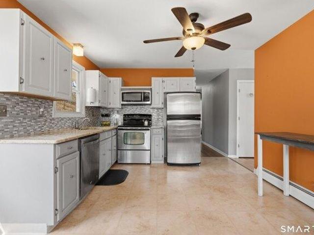 house with 3 bedroom, Beacon Falls CT ES103438658