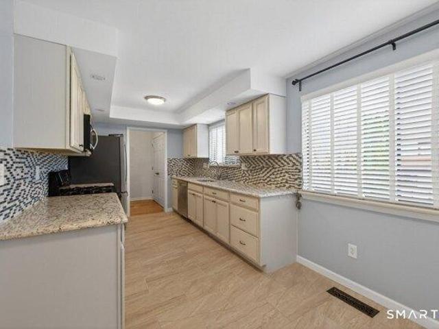 house with 3 bedroom, Beacon Falls CT ES103184617