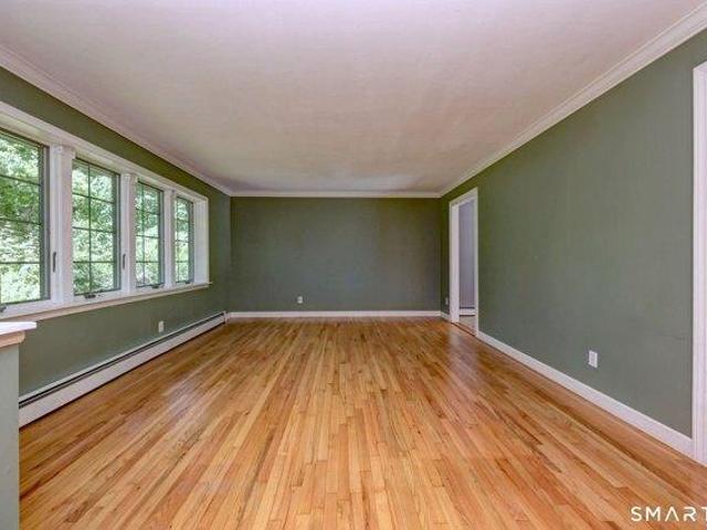 house with 3 bedroom, Beacon Falls CT ES104836094