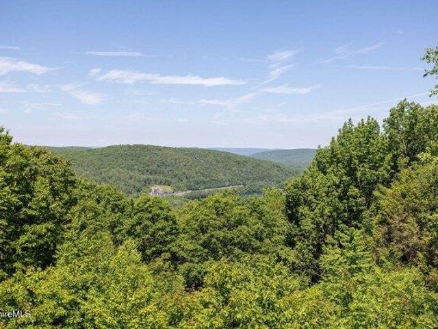 house with 3 bedroom, Becket MA DS103774390