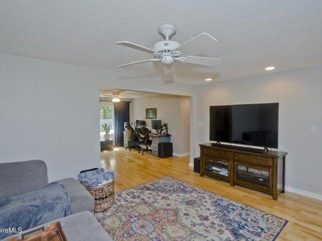 house with 3 bedroom, Becket MA ES104265256