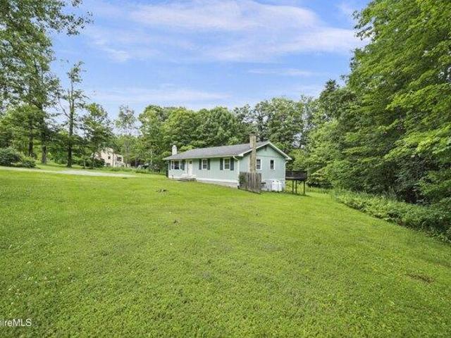house with 3 bedroom, Becket MA ES105427314