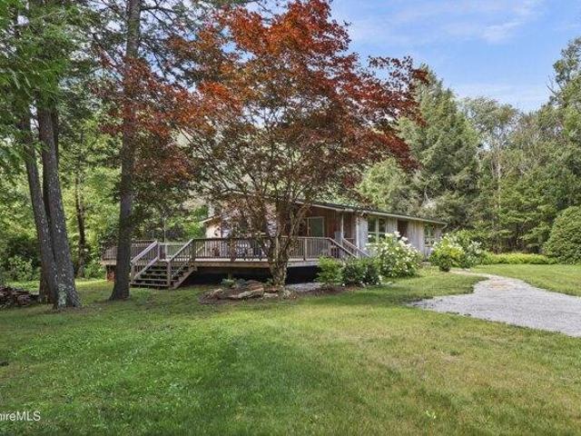 house with 3 bedroom, Becket MA ES105590670