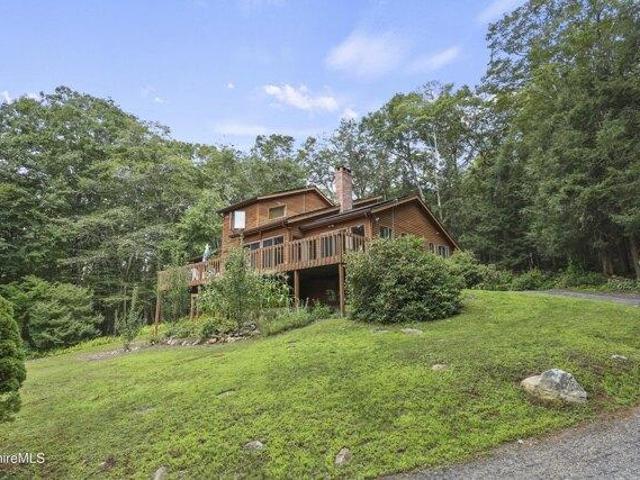 house with 3 bedroom, Becket MA ES105041846