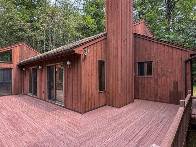 house with 3 bedroom, Becket MA ES105041105