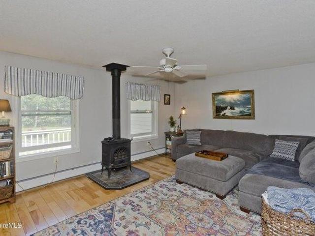 house with 3 bedroom, Becket MA ES105174940