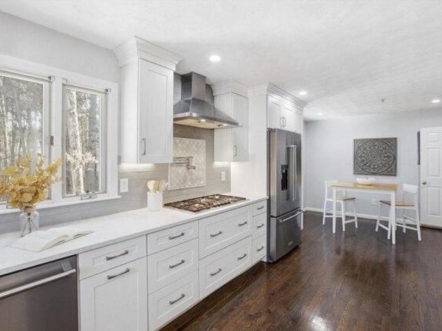 house with 3 bedroom, Bedford MA DLS102444025