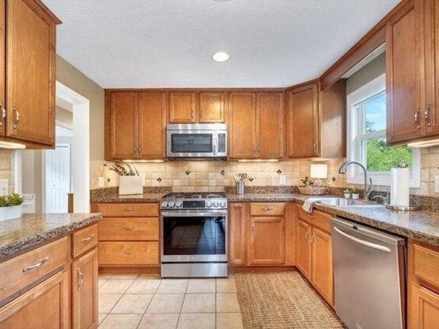 house with 3 bedroom, Bedford MA DS104351854