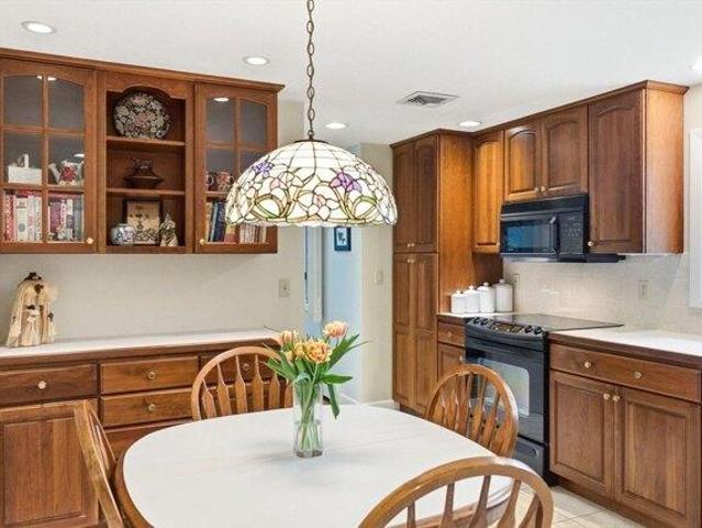house with 3 bedroom, Bedford MA ES104539486