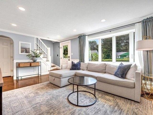 house with 3 bedroom, Bedford MA ES104607382
