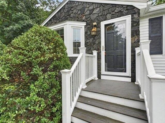 house with 3 bedroom, Bedford MA ES104853685