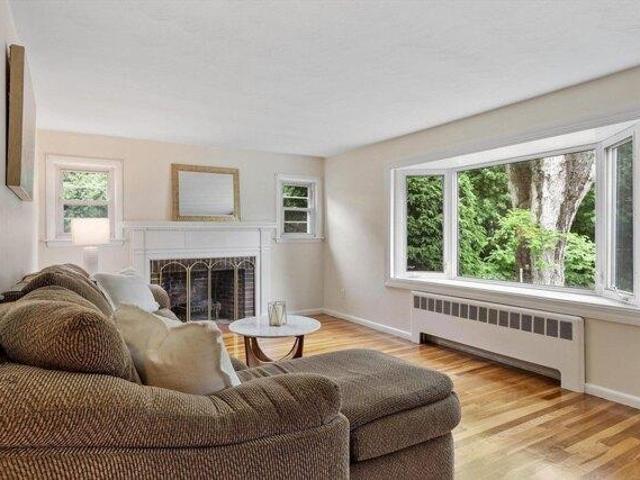 house with 3 bedroom, Bedford MA ES105160683