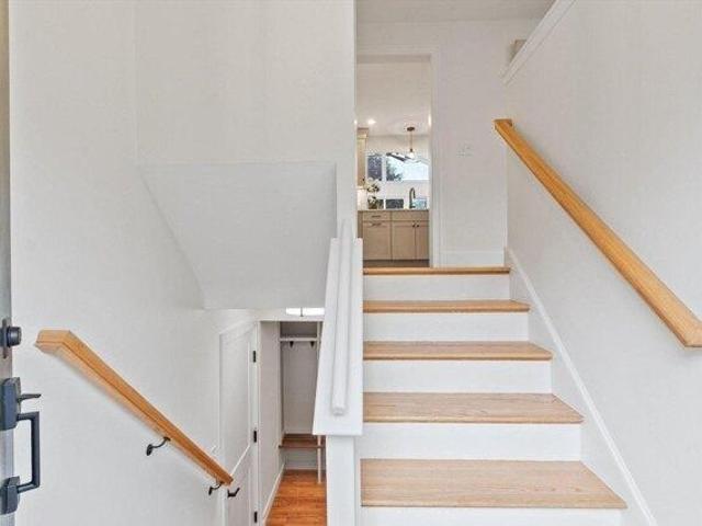 house with 3 bedroom, Bedford MA ES103220222