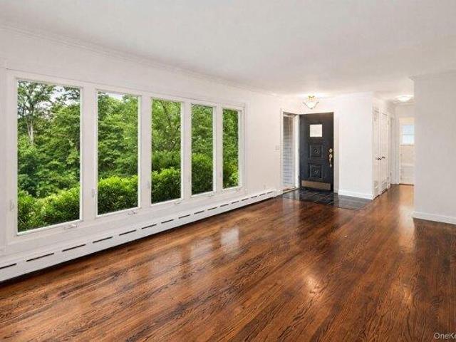 house with 3 bedroom, Bedford NY ES105192531