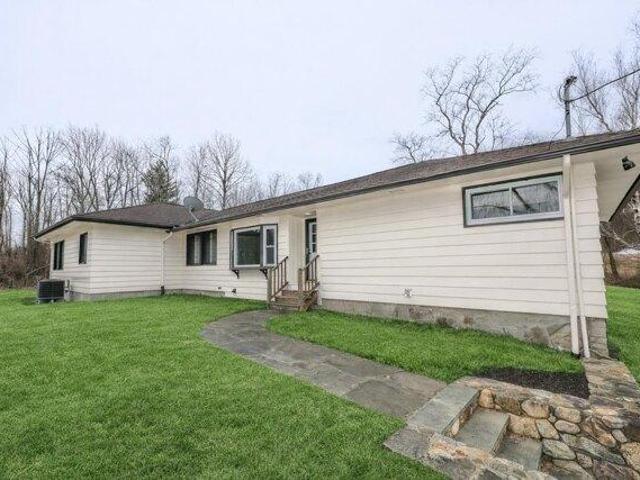 house with 3 bedroom, Bedford NH DS102709059