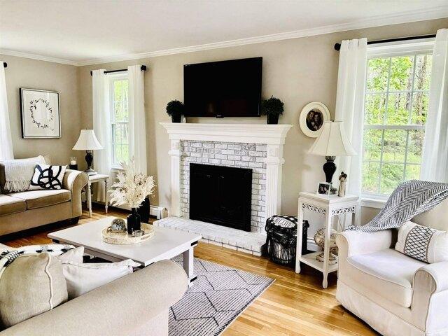 house with 3 bedroom, Bedford NH DS102709217