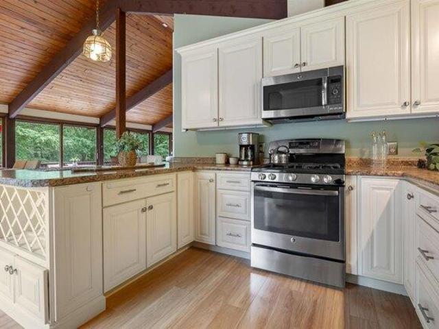 house with 3 bedroom, Bedford NH ES104044135