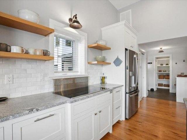 house with 3 bedroom, Bedford NH ES104869373