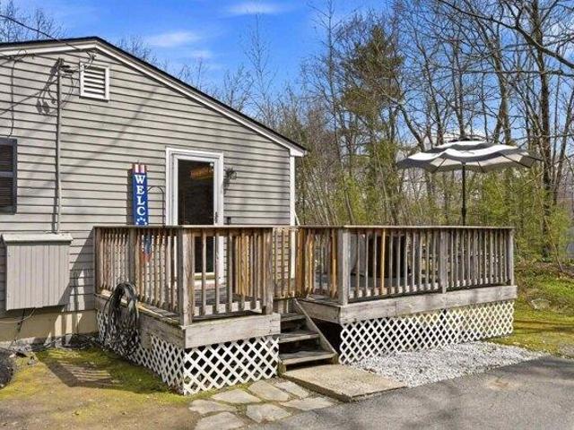 house with 3 bedroom, Bedford NH ES103159278