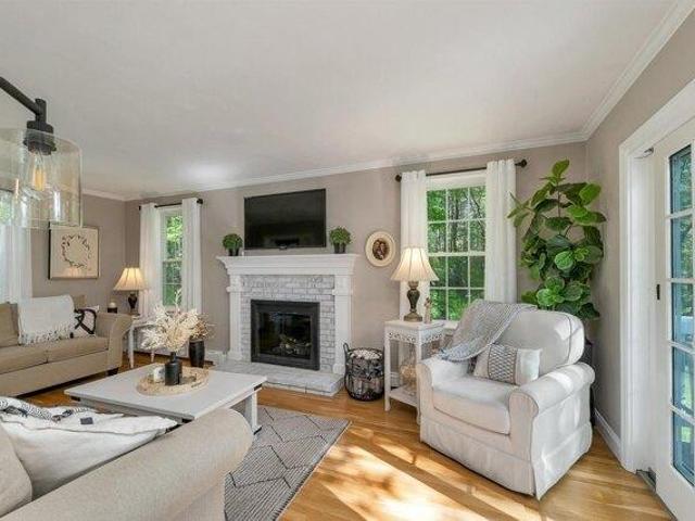 house with 3 bedroom, Bedford NH ES103160288