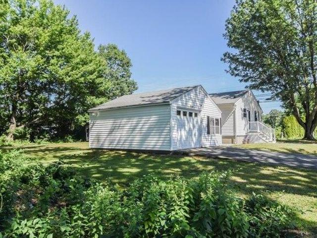 house with 3 bedroom, Bedford NH ES103626086