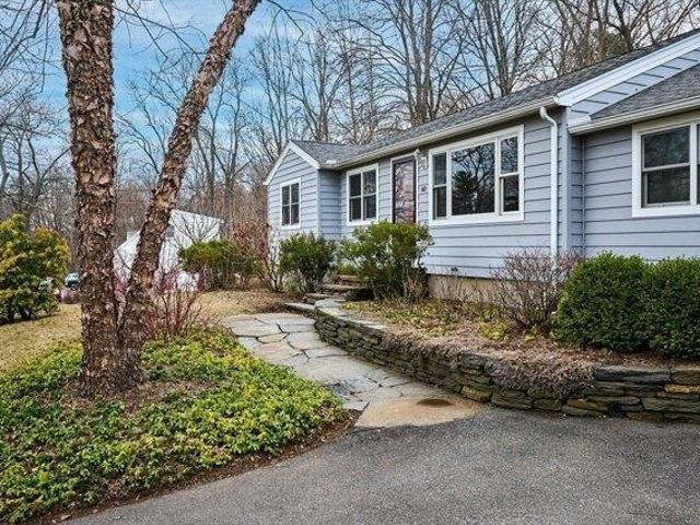 house with 3 bedroom, Belchertown MA ES102860094