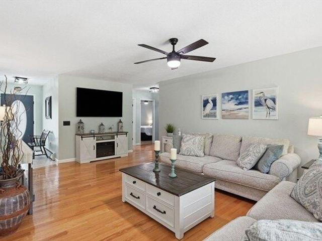 house with 3 bedroom, Belchertown MA ES104010109