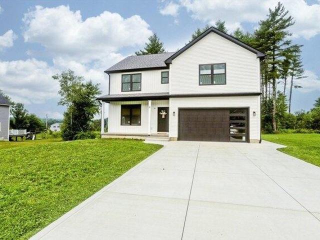 house with 3 bedroom, Belchertown MA ES104328779