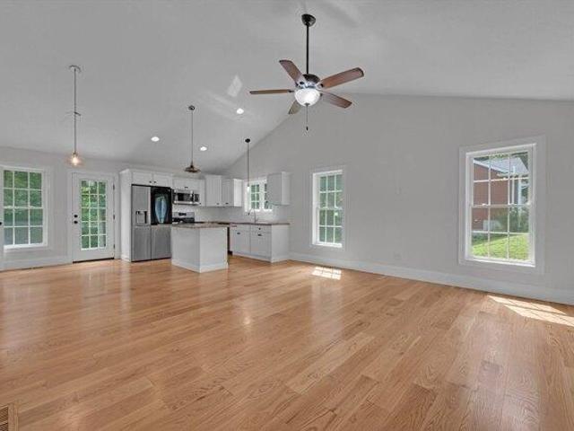 house with 3 bedroom, Belchertown MA ES105095711